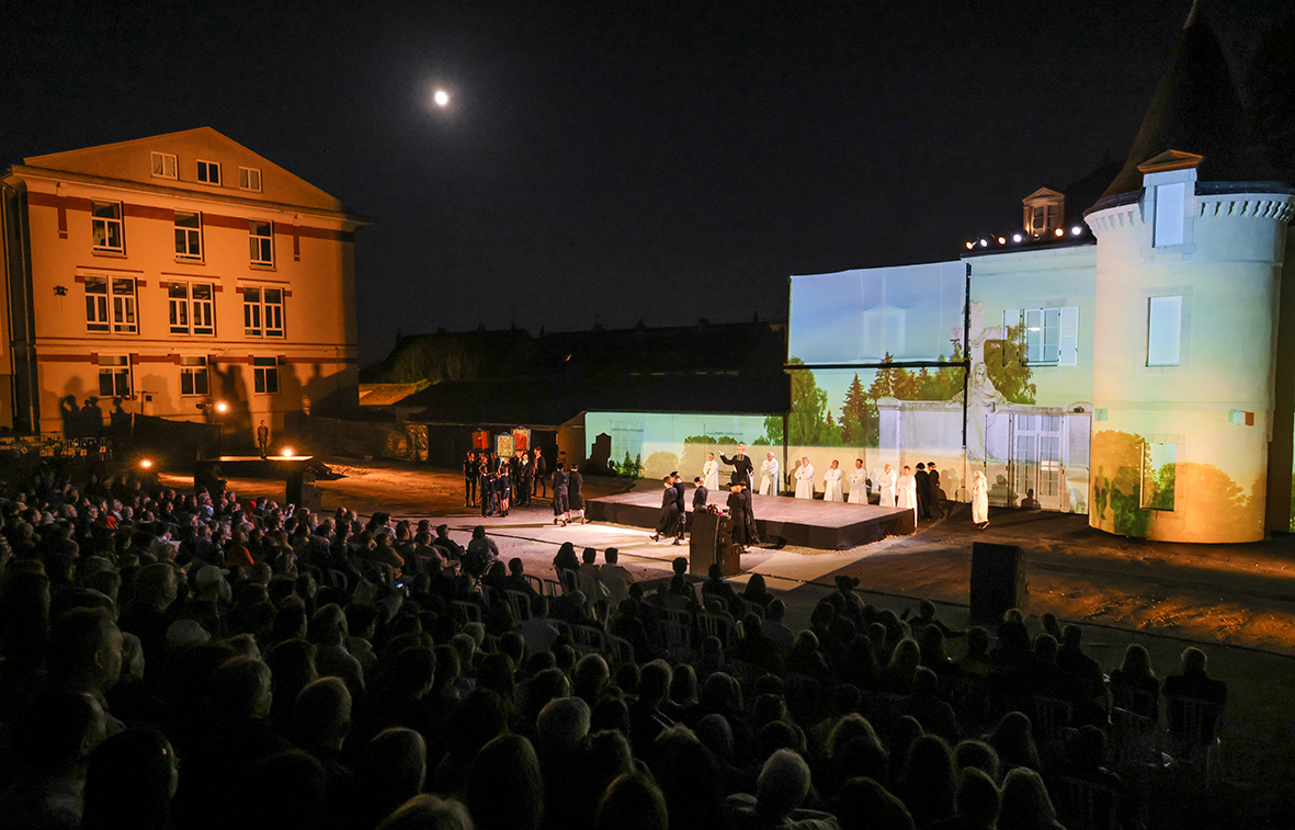 Holy Cross High School show and inauguration of Basile Moreau building ...